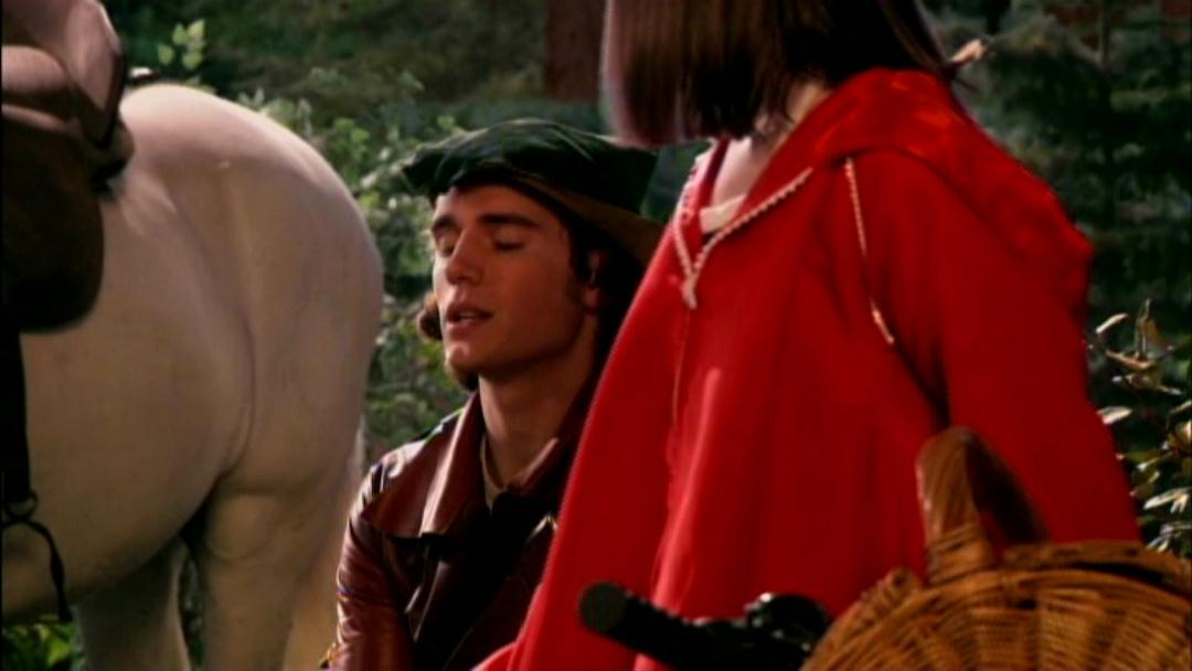 DVD Screen Captures - redridinghood 0200 - Mr. Cavill Photo Gallery